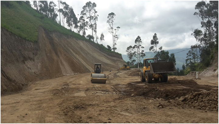 MTOP Cotopaxi trabaja en la rehabilitación y mejoramiento de la vía ...