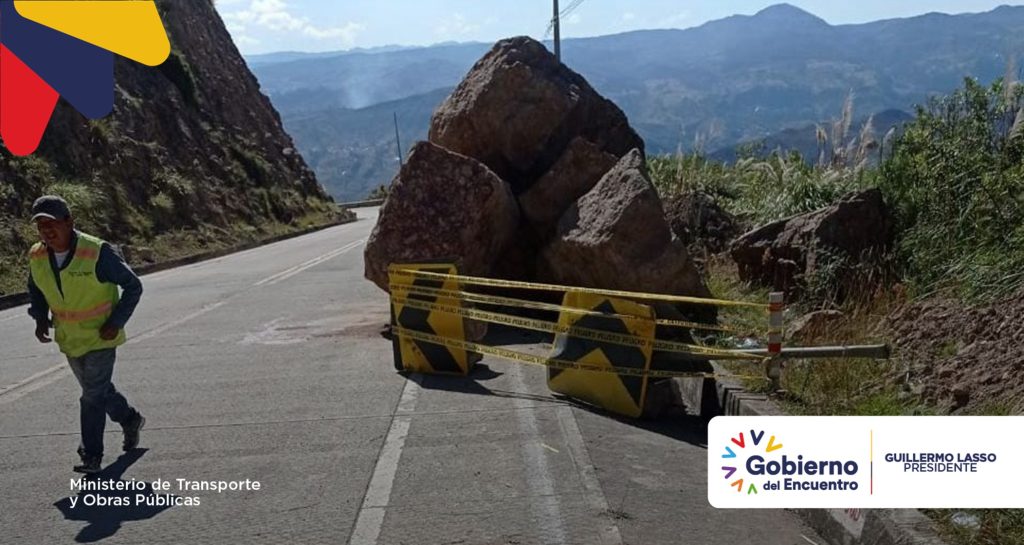 MTOP realiza inspección para la remoción total de roca en la vía Cumbe ...